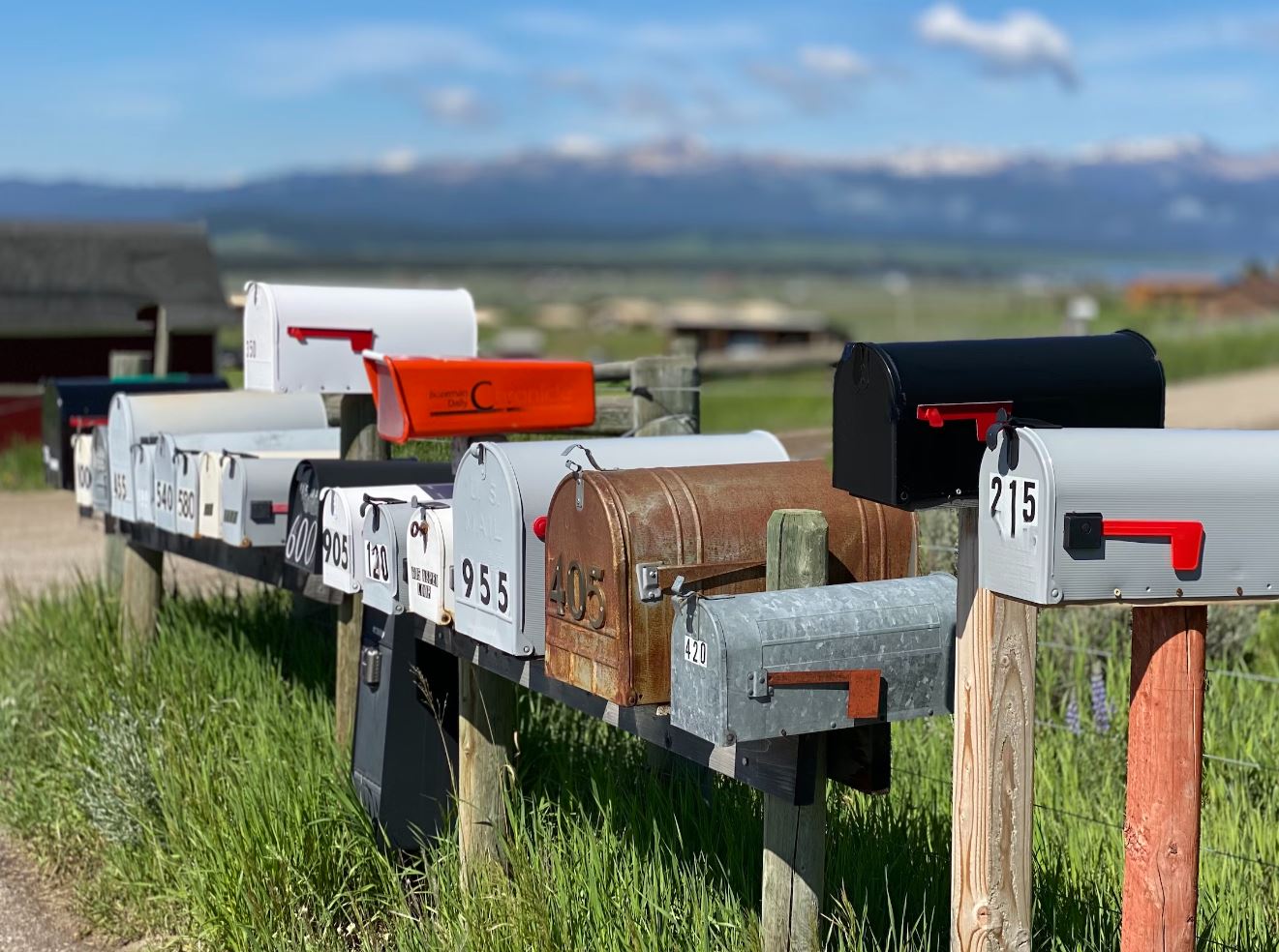 Mailboxes: Choose the Right One for Your Home - Helpful Ideas